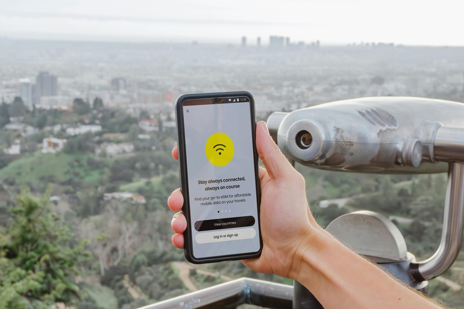 Flexiroam Review: The Best eSIM for Travel in 2025